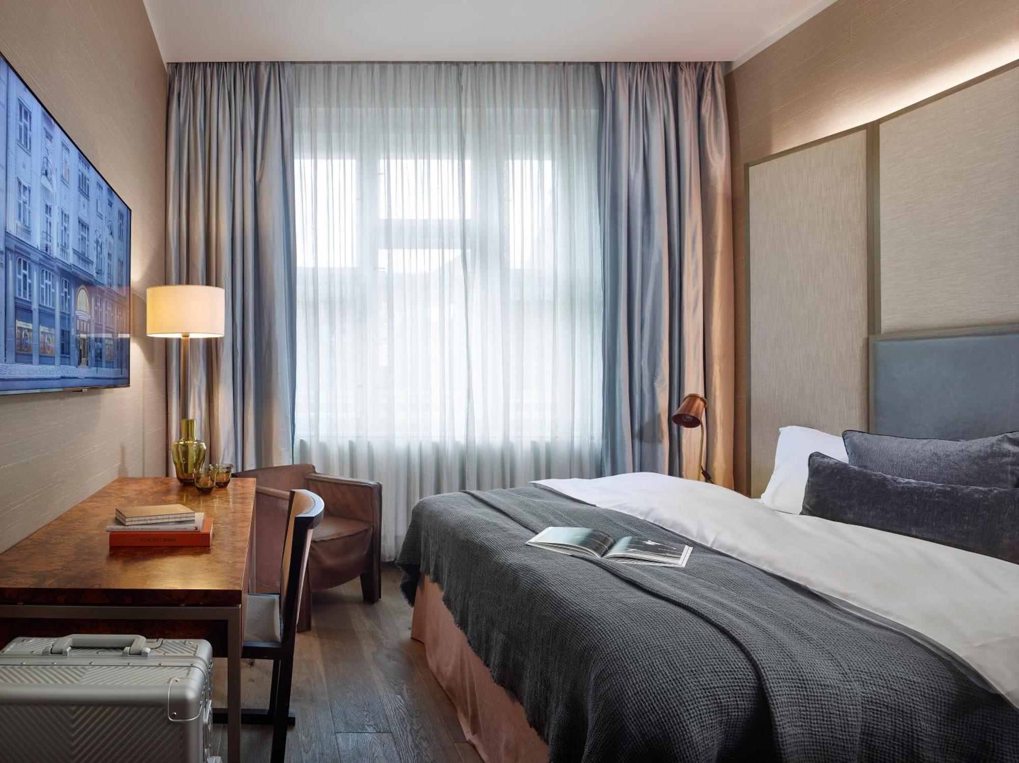 THE EMBLEM PRAGUE HOTEL | 5-STAR ACCOMMODATION IN WEST END WITH A ...